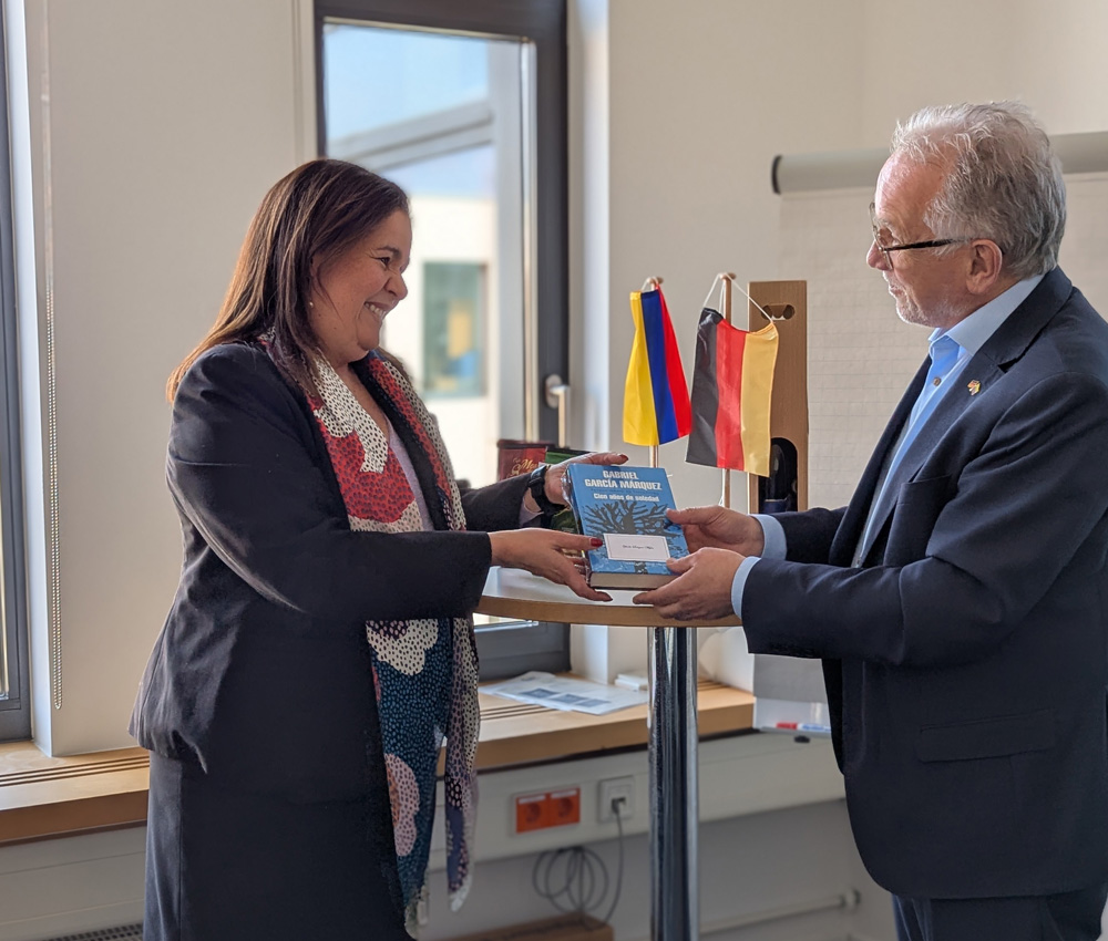 JKI: Botschafterin der Republik Kolumbien in der Bundesrepublik ...